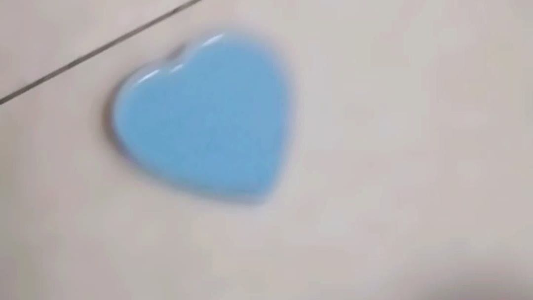 迷你世界忆涵家的小表妹制作的,起泡胶