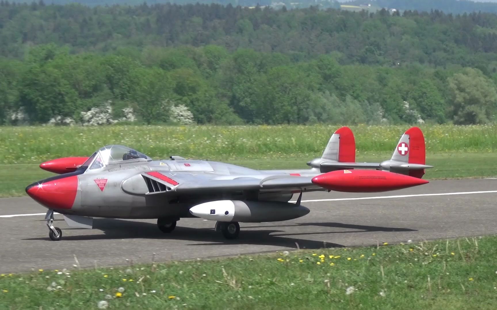 ...De Havilland Venom FB.50 RC Turbine Scale Model Oldtimer Swiss Air