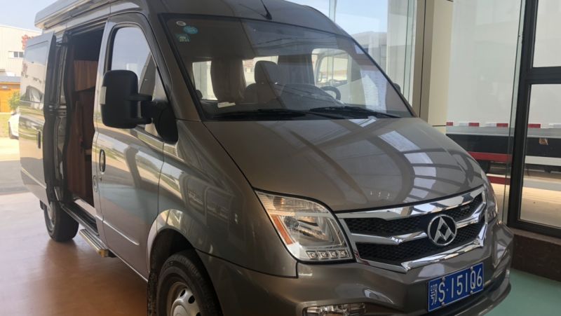 上汽大通V80商务车