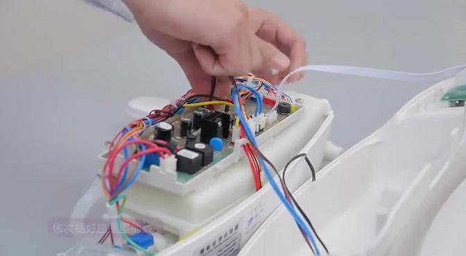 「智能马桶盖」按键板的拆卸和安装