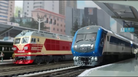 我的火车模型——DF11G牵引13节25G旅客列车。