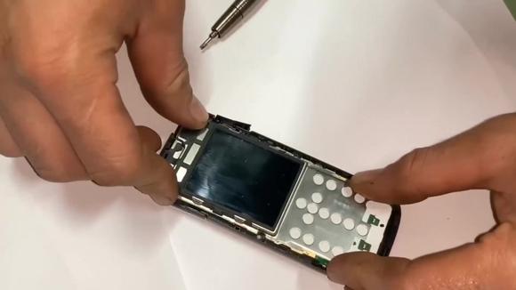 诺基亚破手机-修好它可是费了大功夫!