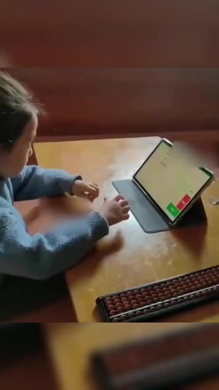 5岁萌娃练习珠心算快如闪电,网友:我.