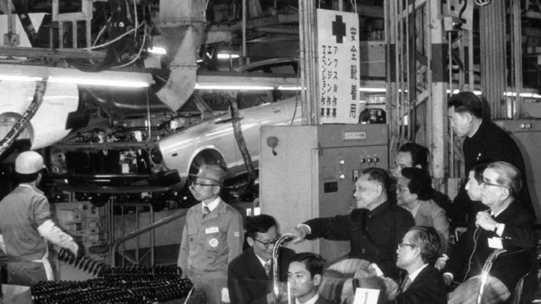 1997年,时任法国总统访华,他从遥远的西方带来一份特殊礼物