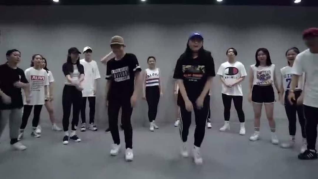 2019最火抖音舞蹈,动作简单撩人,简单易学舞蹈教程