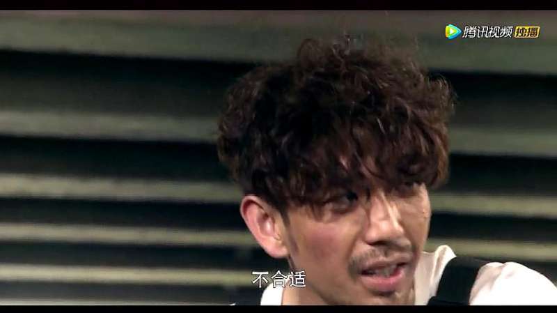 老实小伙被黑帮用炸弹威胁,炸弹爆炸的那刻我惊了,确定不是爆竹