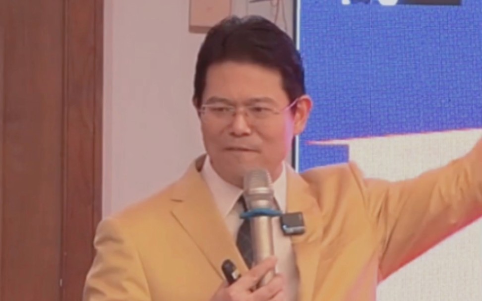 你以为富士康只是一个大厂吗!他背后的商业模式,底层逻辑。顶层架构...