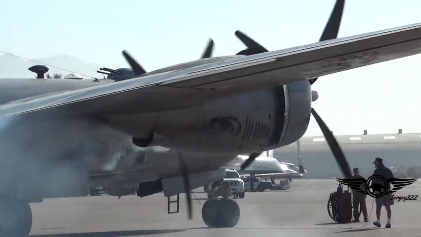 当螺旋桨飞机启动时