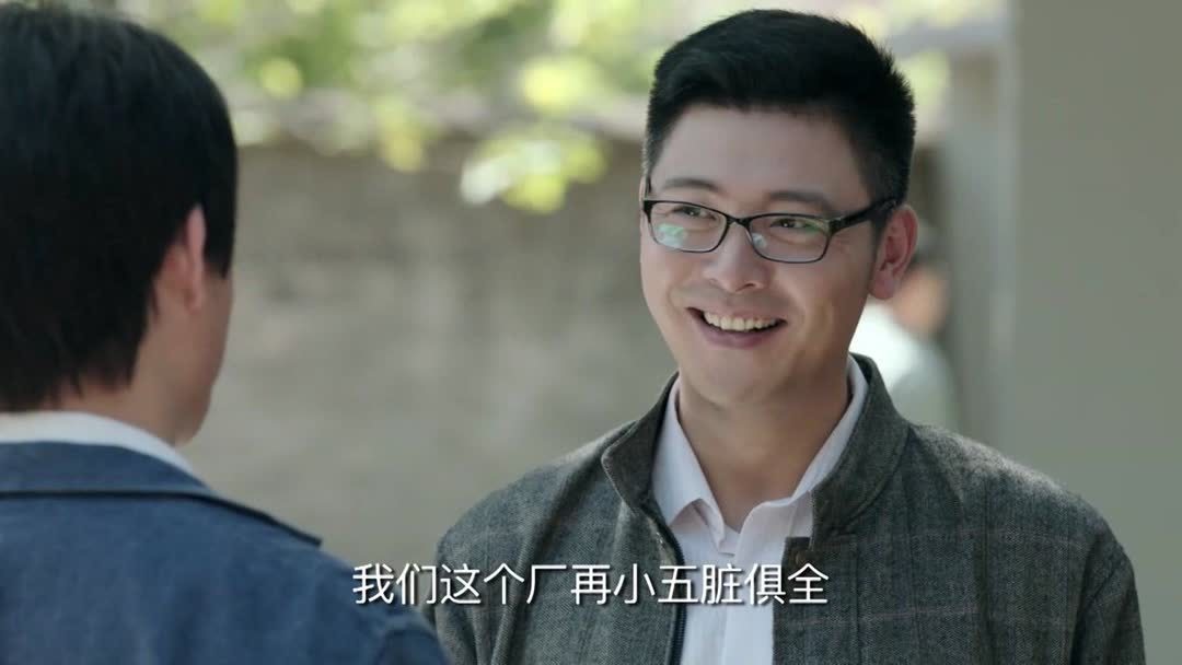 小伙成卖袜王,不当销售科长要成立设计部,变被动生产为主动出击