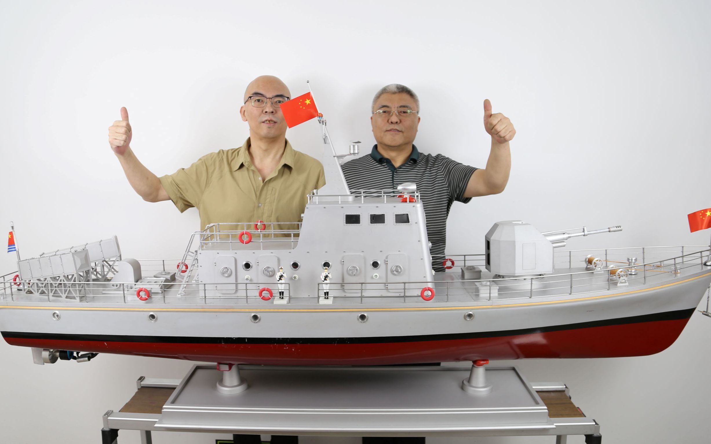 历时两年,匠心打造 ,能语音对话的一艘船,非常逼真,用心了