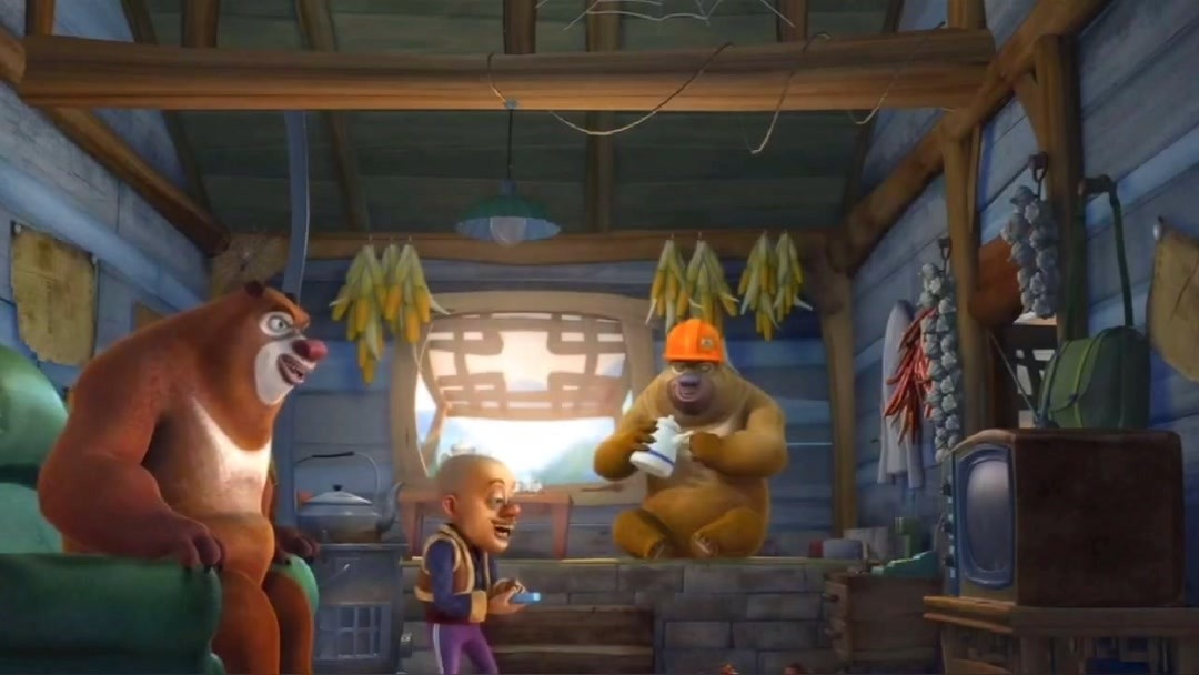 熊出没之过年:熊大熊二到光头强家又是看电视又是吃美食,太爽了