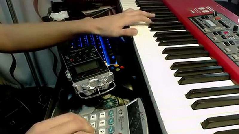 计算器与钢琴合奏周杰伦热门曲目,太有默契了!