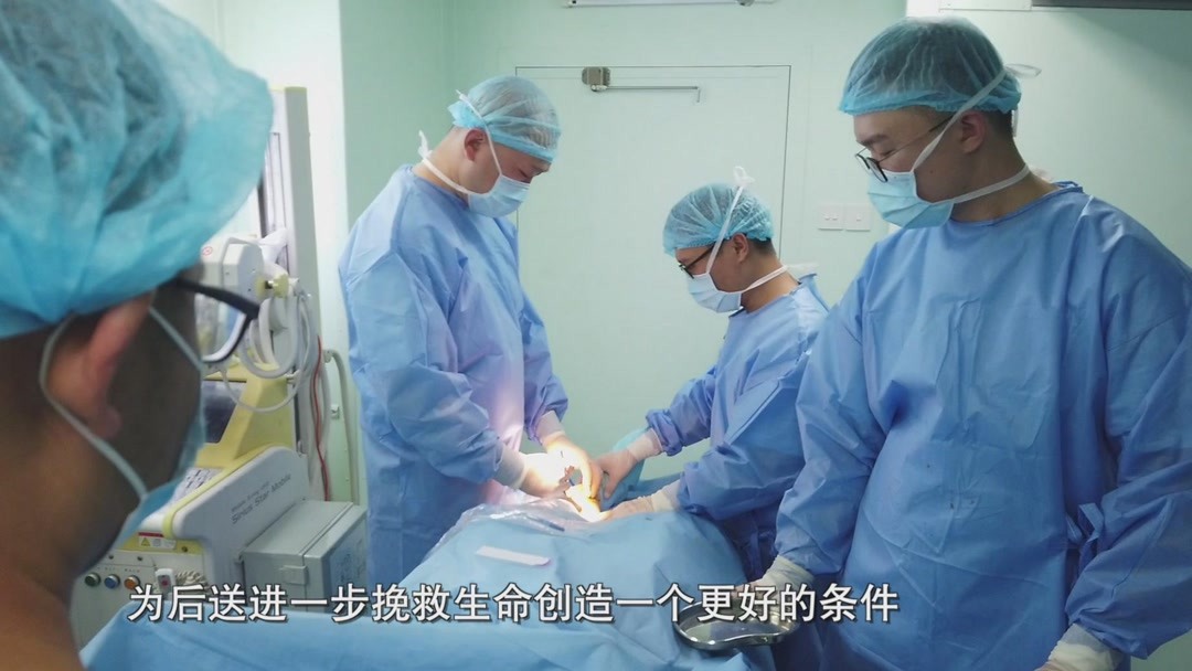 方舱医院之--《方舱手术车》