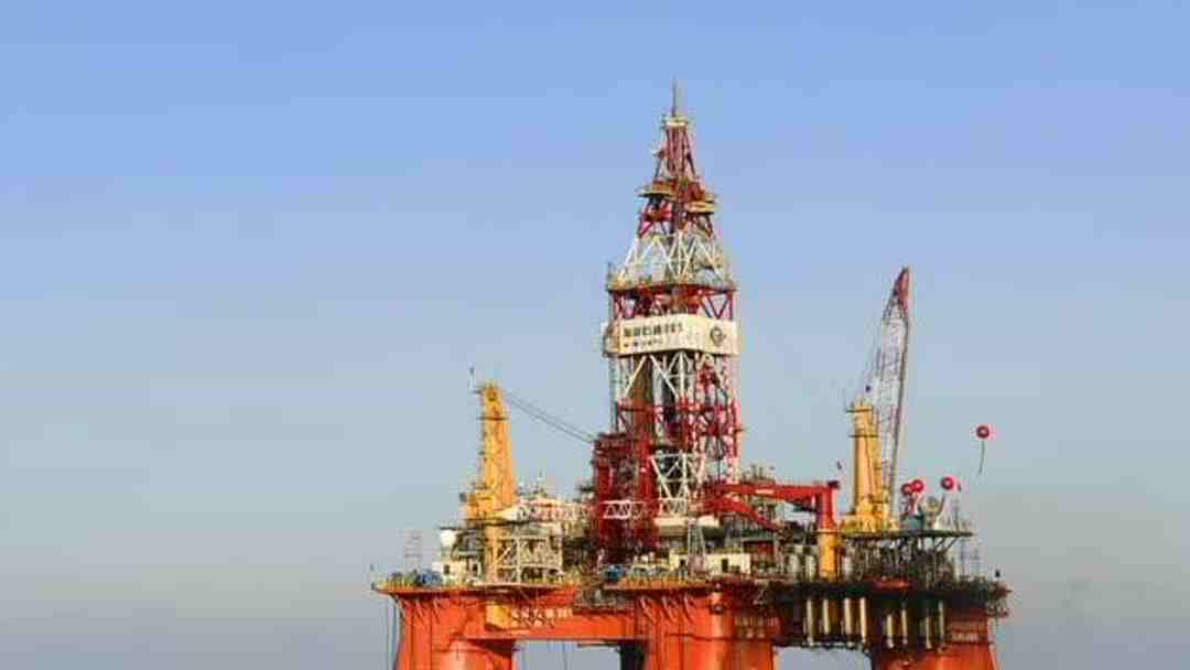 美媒:中国成石油崩盘大赢家 储备超30天进口量