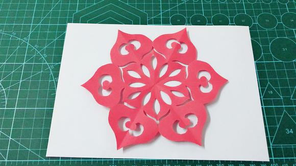 手把手教你剪漂亮的窗花,看似复杂其实特别简单,小朋友都学得会