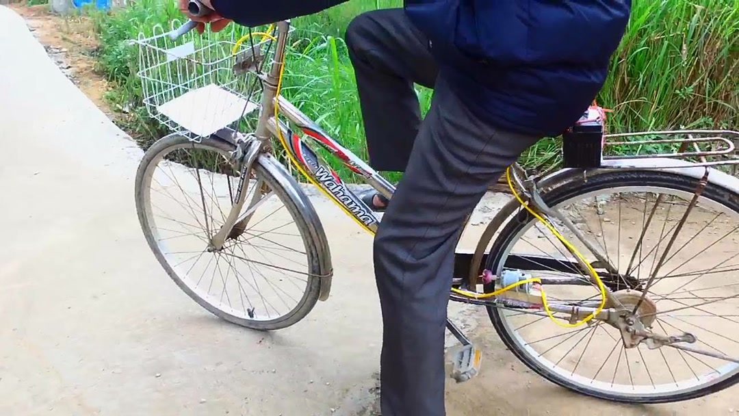 自行车还可以改装电瓶车,还有这种神操作?网友:学会了