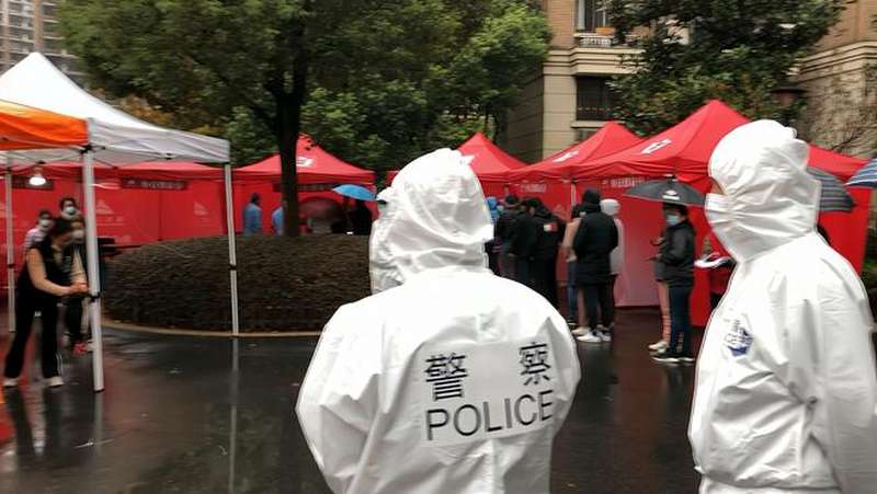 关键时站得出来!隔离小区里10位民警成立临时党支部