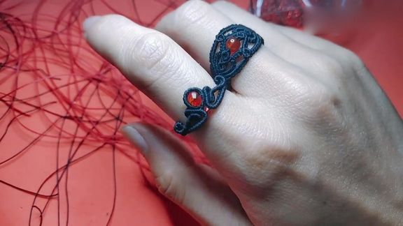 小皇冠手工编织戒指,真是又别致又新颖!