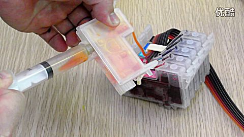 连供/填充墨盒从出墨口抽真空