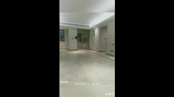 简约风的装修风格!全实木门带密码指纹锁,大气!