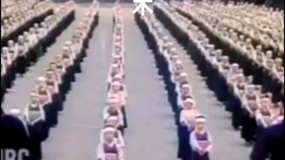 ...而我们呢?现在很多小学生连每年的体质测试都不能达标,这就是差距。