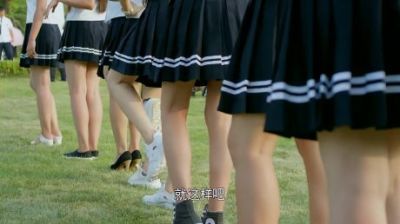 全家参加毕业礼,学霸妹妹代表发言,学渣哥哥被数落