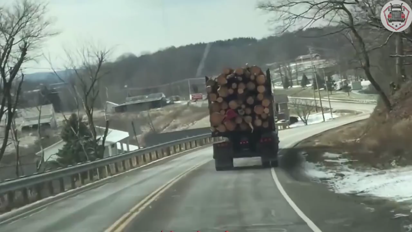 白痴卡车出了问题|最可怕的卡车撞车事故汇编|卡车在洪水中行驶