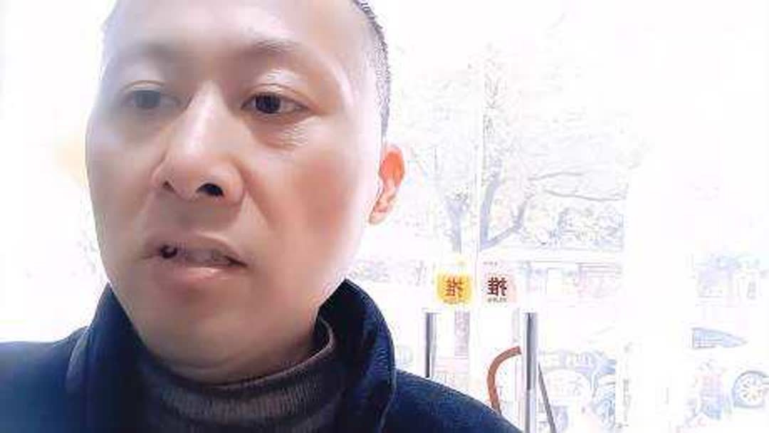 用玻璃钻头在瓷砖上开孔瓷砖不会坏,现在就演示给大家看一下