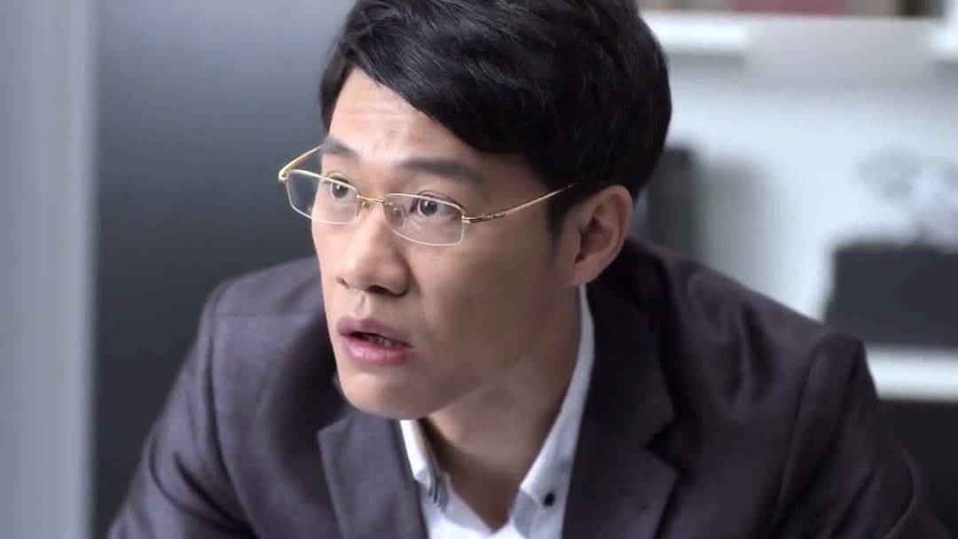 公司召开高层会议,却没人通知男子,赶往参加还被阻拦,凉了!