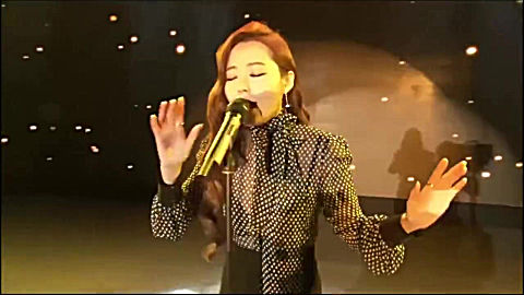 每个人都有自己的梦,希望所有的梦都能成真,让梦想照亮现实!张靓颖《...