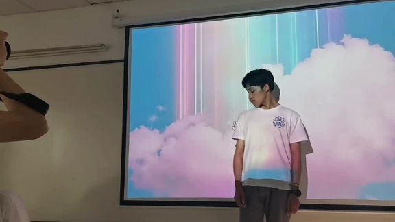 利用教室投影仪能拍出怎样的照片?#大学 #夏天 #校园生活 #约拍