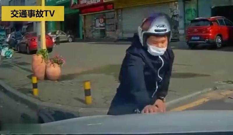 拐弯撞上逆行电动车,责任应该如何划分?