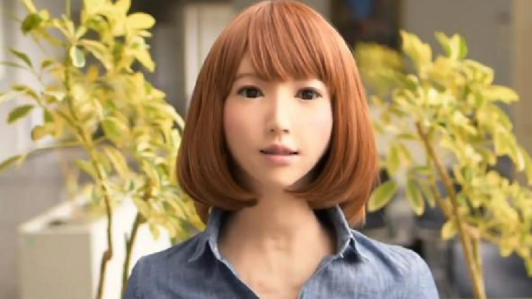 日本仿真女机器人诞生! 去掉衣服和硅胶后, 内部结构让人讶异