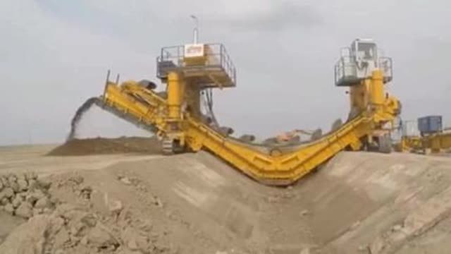 不多见的工程机械,施工现场大显身手,第一个我就服了