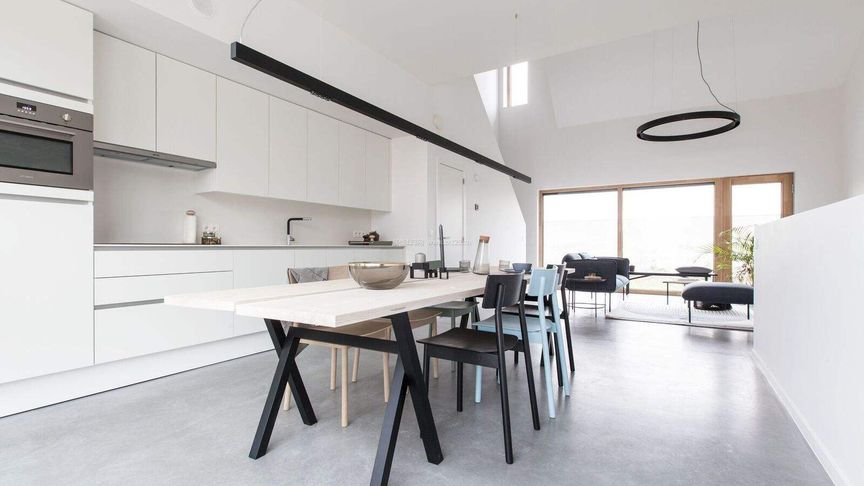 中式厨房太封闭?开放式厨房怕油烟?这套方案中西结合解决困扰!