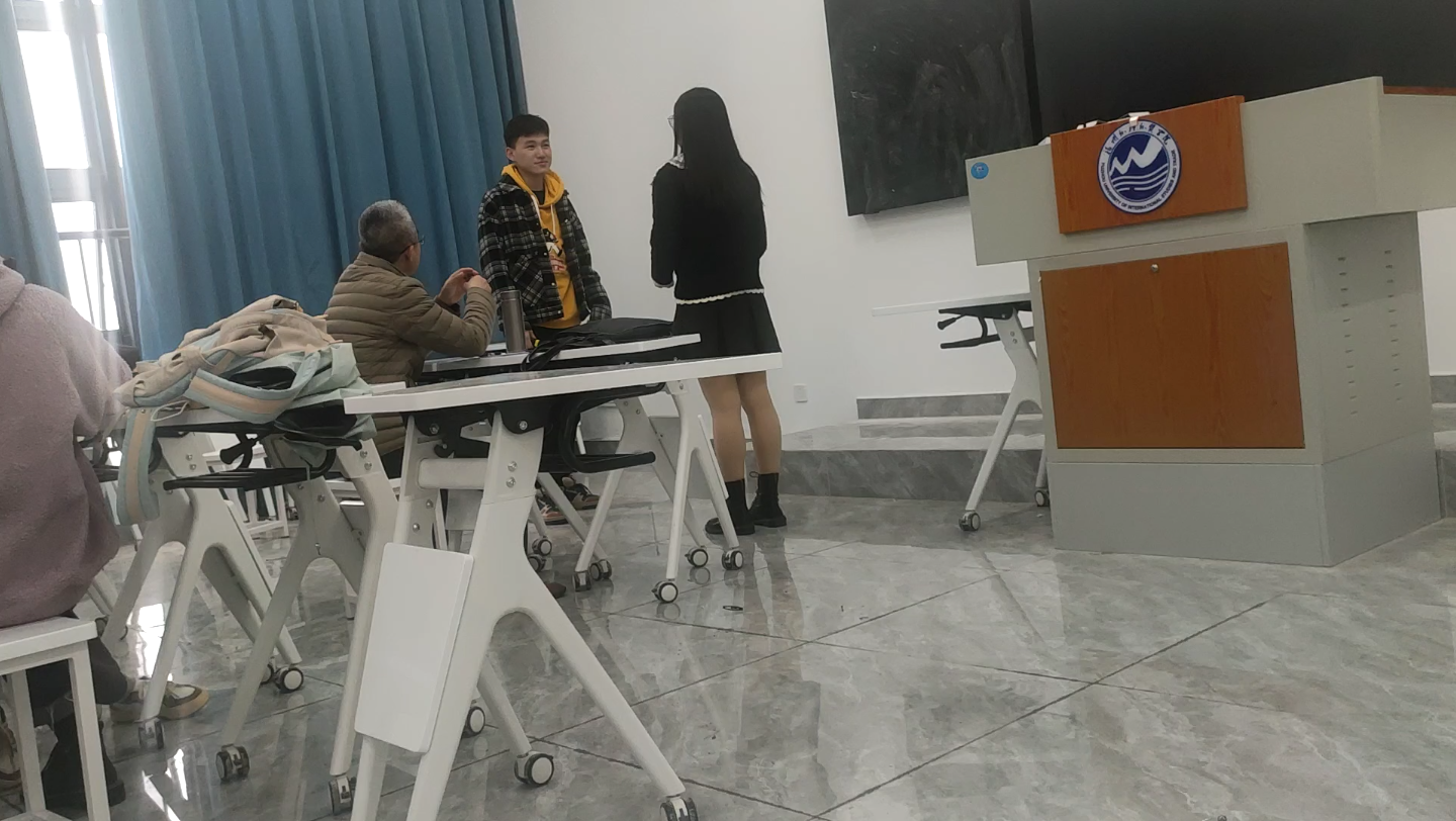 【课堂表演】期末来了,当老师要求你在课上角色扮演…