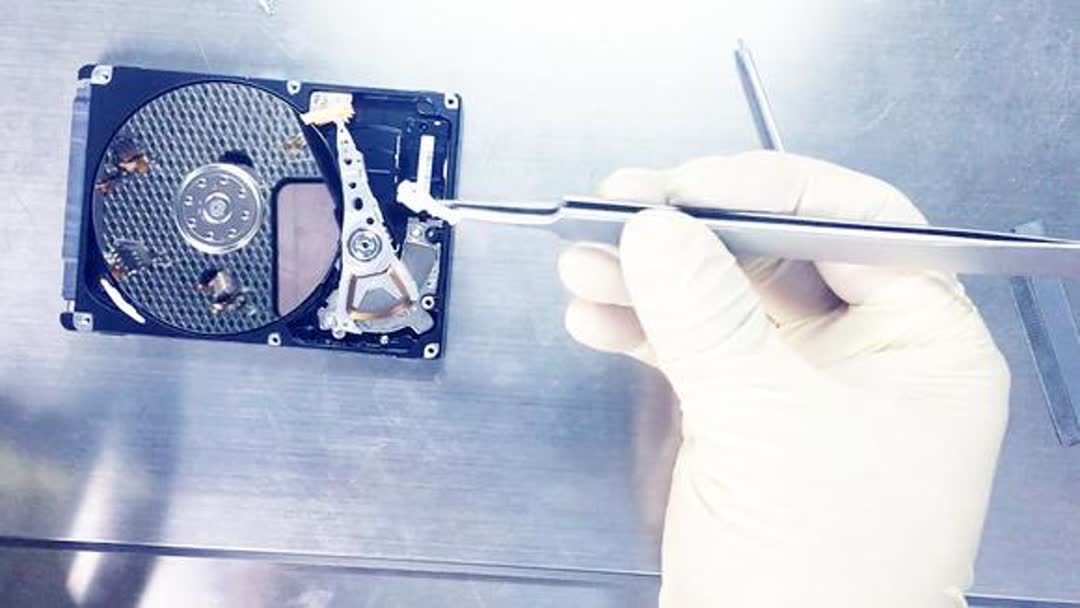 太厉害!硬盘磁头严重损坏,重要数据全部丢失,凯哥也能找回来