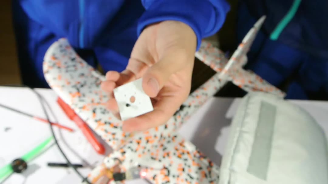 【航模】景山创客3.0 如何将一架手抛固定翼改装成遥控飞机