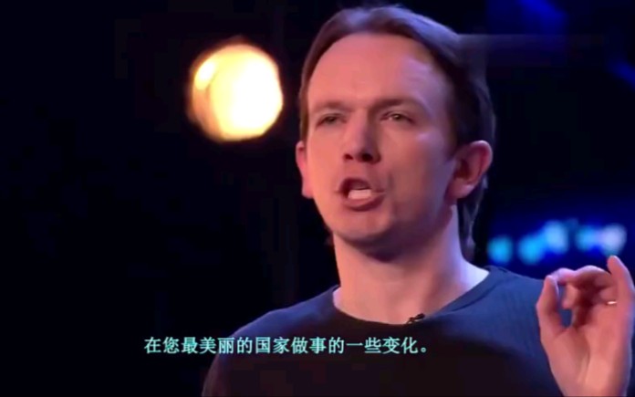 外国小伙爆笑模仿特朗普赢得满堂喝彩!