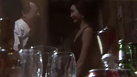 美女销售高额完成任务,要好好感谢她的恩人