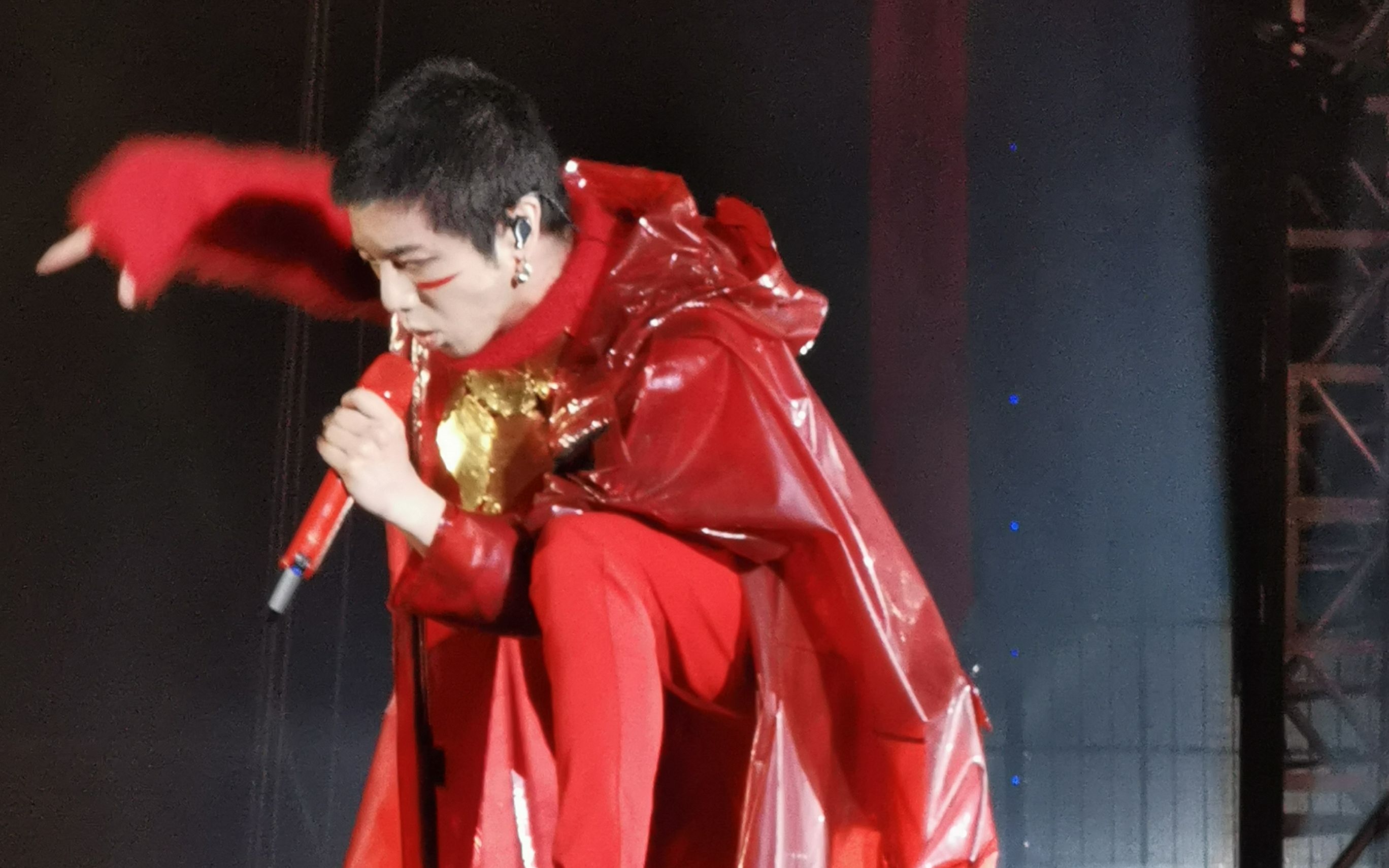 华晨宇2019演唱会高音质饭拍改编版我管你