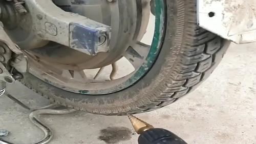 电动车跑不远了,不一定全是电池的原因,师傅分析的很到位!