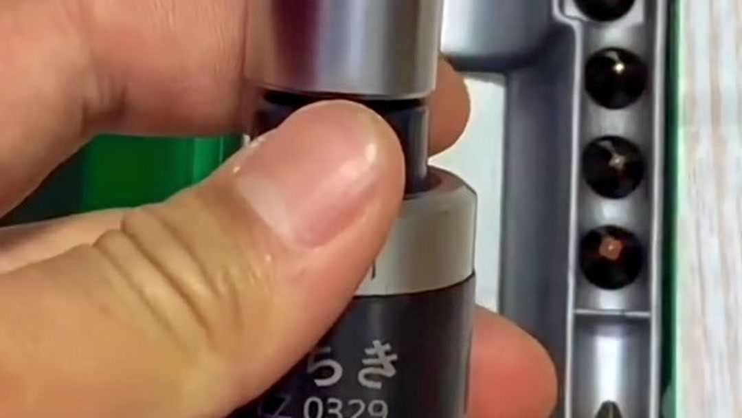 超强冲击螺丝刀,拆螺丝需要用锤子砸,你说奇怪不奇怪,谁用过