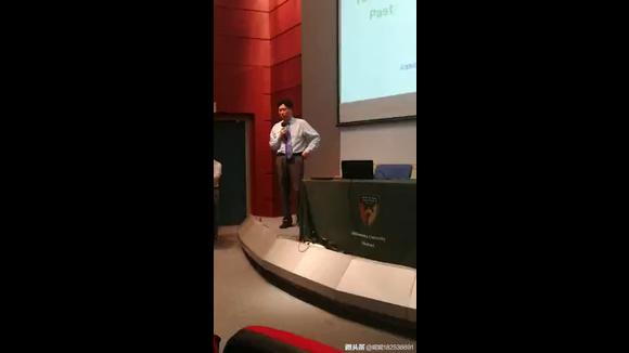 如何用中英文介绍一所学校(例:泰国西那瓦大学)