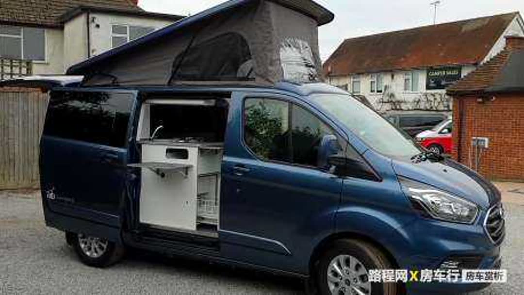 福特一款颜值很高的升顶房车,还可睡四人,上班自驾两不误!
