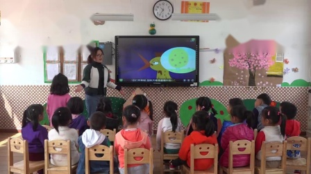 中班语言《母鸡和苹果树》课堂实录.TS