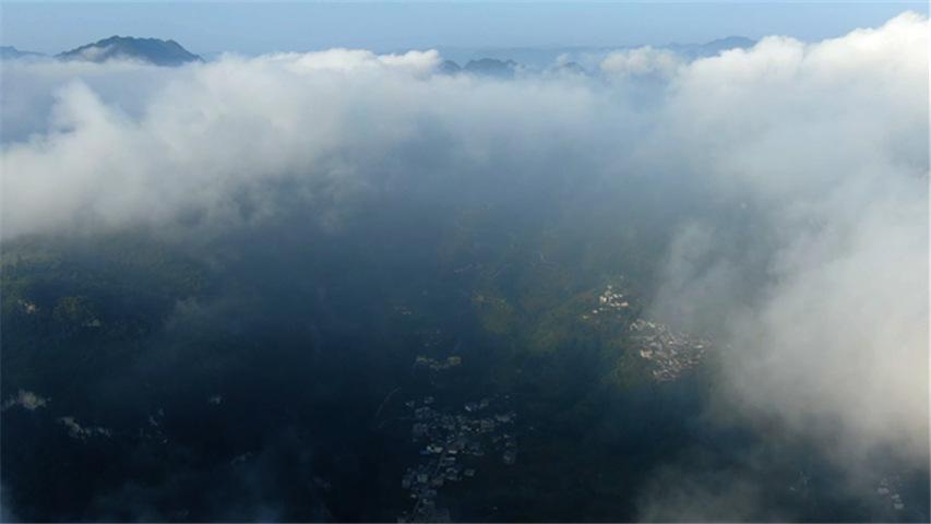 【云南】这是你不曾见过的最美风景 航拍威信镇雄边界云海宛若置身...