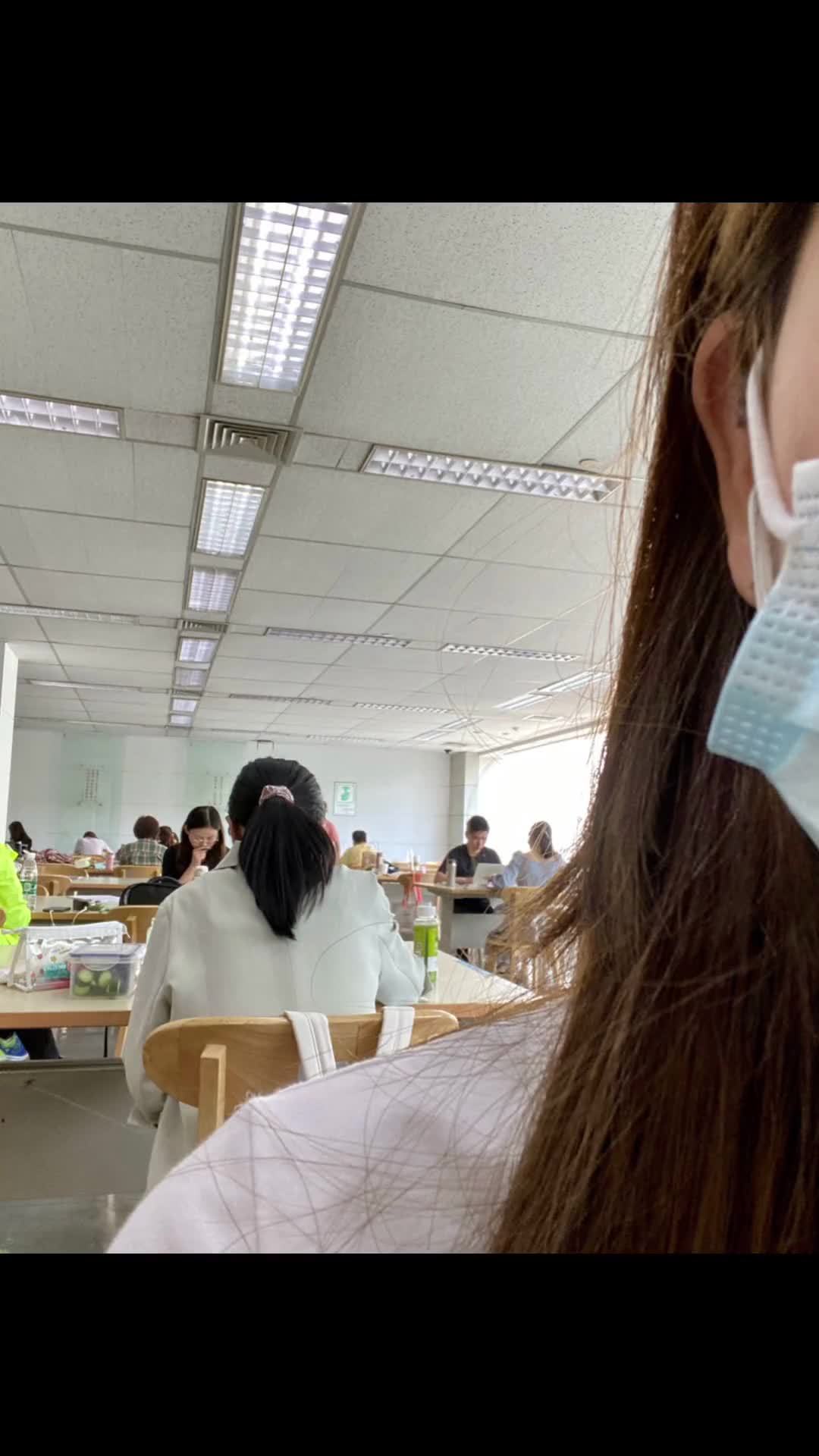 我最近好累要考证要写论文要毕业。我不能再颓废了