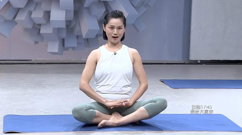 321动起来:《桥边姑娘》慢动作教学,舞姿飘逸洒脱,简单易学!