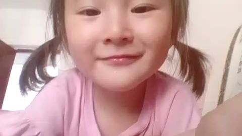 小老师和小学生学习优秀传统文化